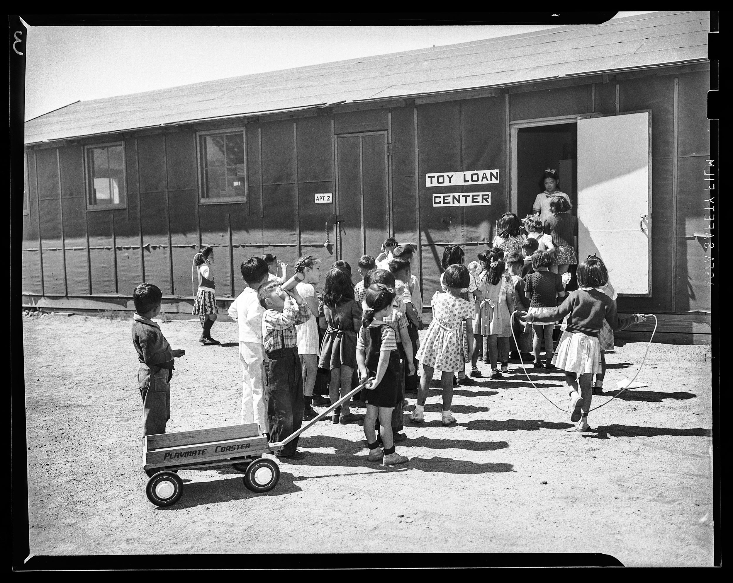 Incarceration of Japanese Americans during World War II - Exhibitions | ICP