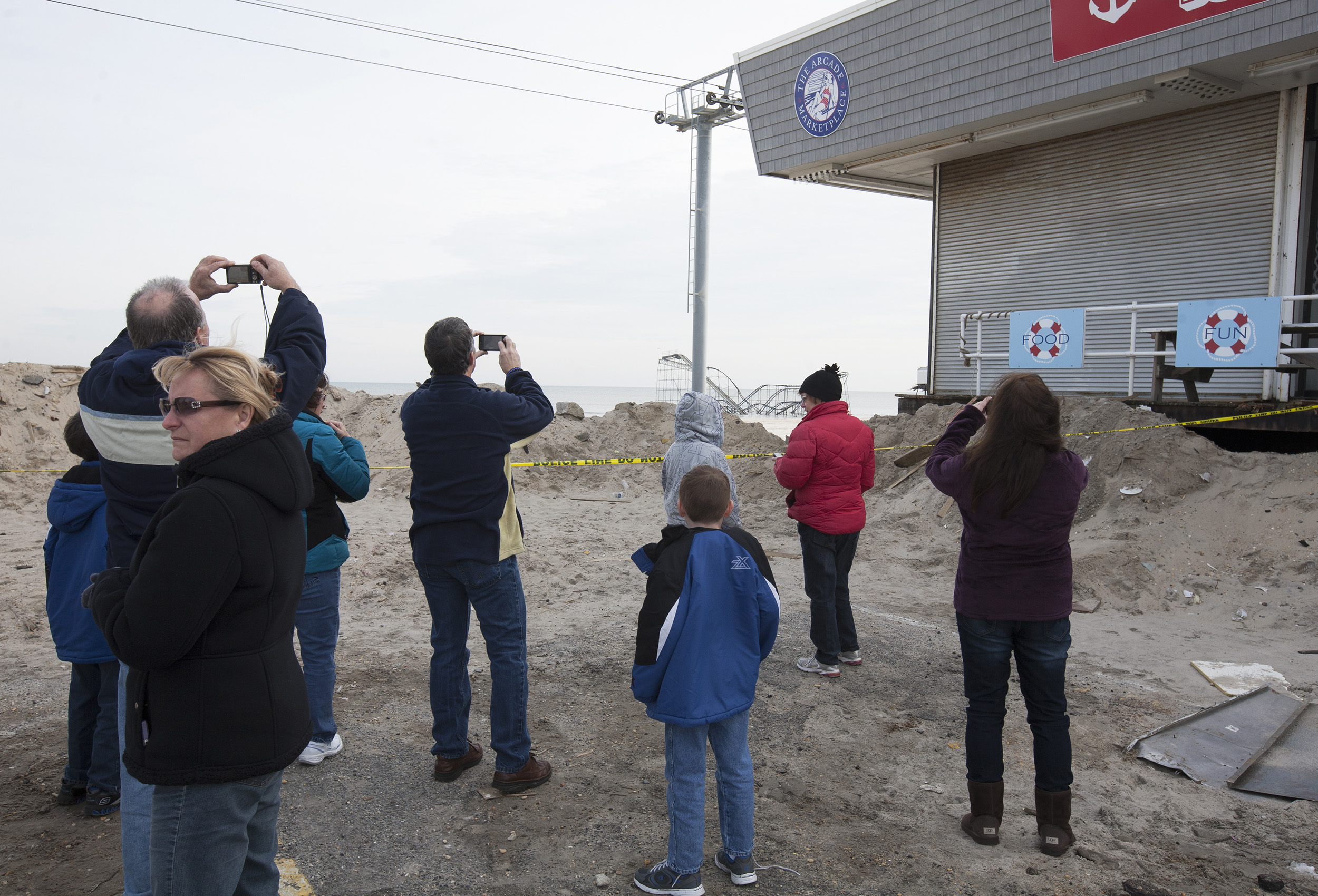 Rising Waters: Photographs of Hurricane Sandy | International Center of ...